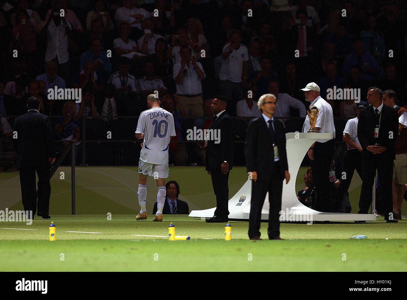 ZINEDINE ZIDANE IS SENT OFF ITALY V FRANCE OLYMPIC STADIUM BERLIN ...