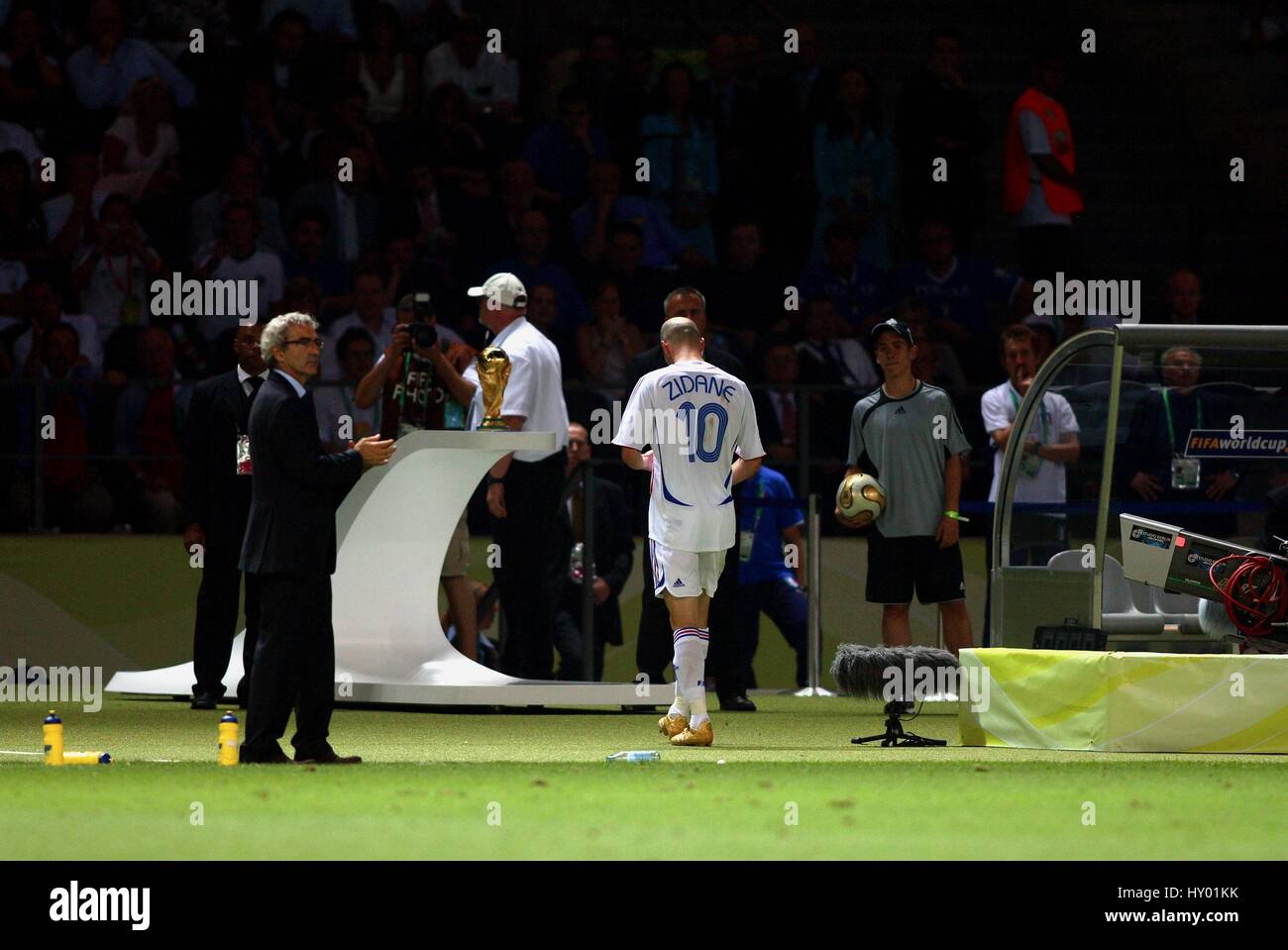 ZINEDINE ZIDANE IS SENT OFF ITALY V FRANCE OLYMPIC STADIUM BERLIN ...