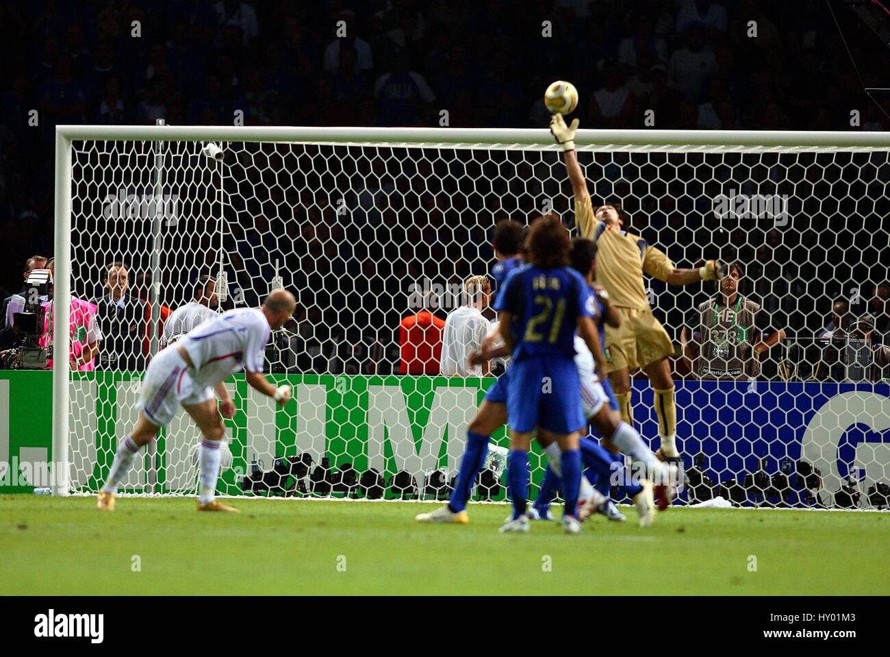 France v italy zinedine zidane hi-res stock photography and images - Alamy