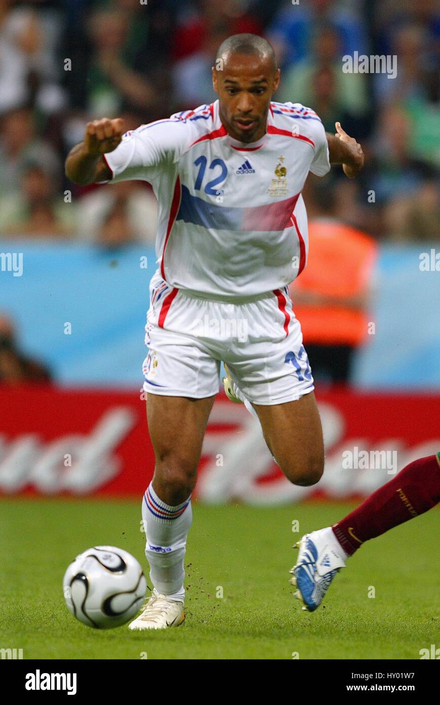 Thierry henry france arsenal fc france hi-res stock photography and ...