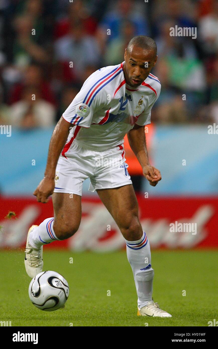 Thierry henry france arsenal fc france hi-res stock photography and ...