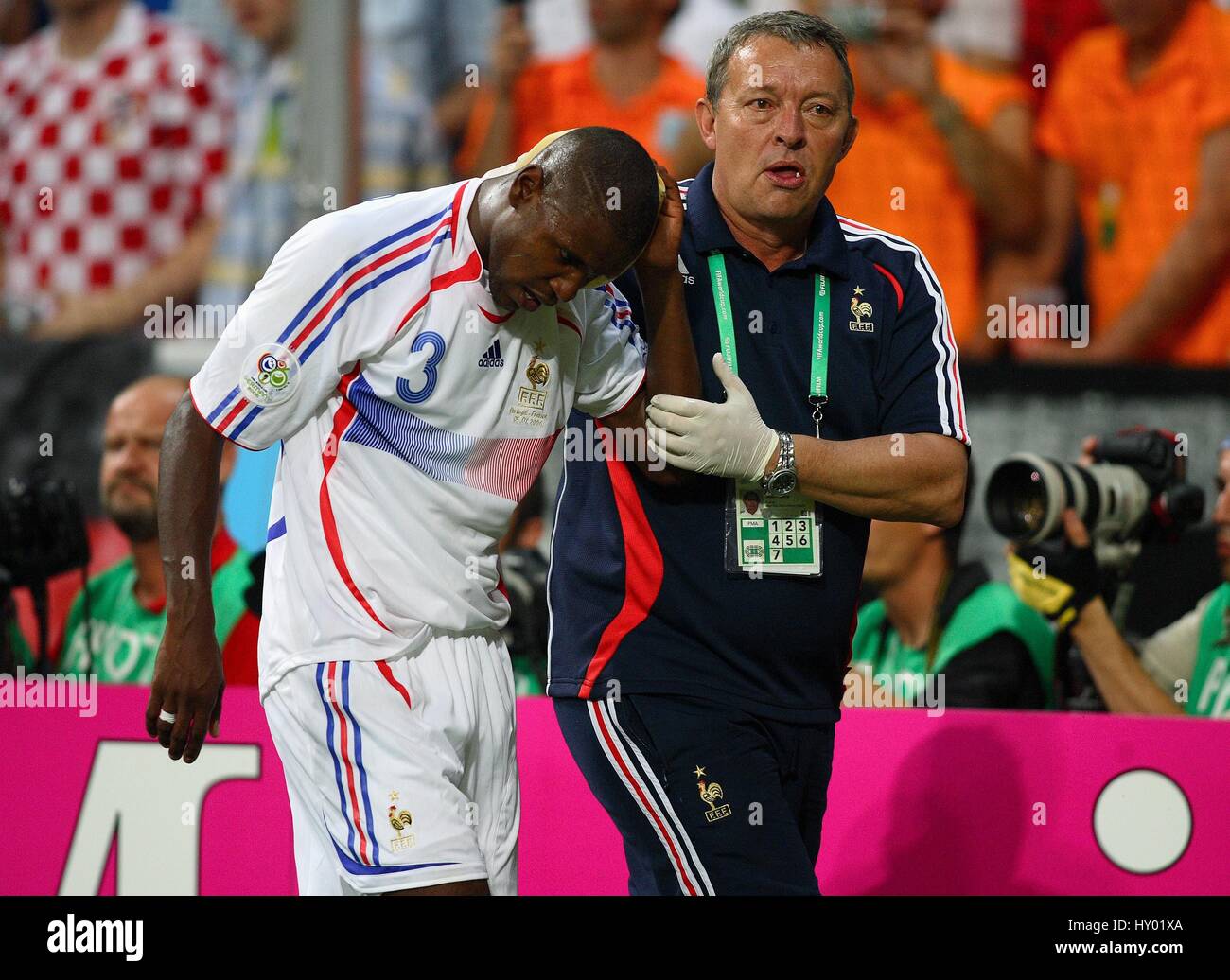 ERIC ABIDAL FRANCE & OLYMPIQUE LYON ALLIANZ ARENA MUNICH GERMANY 05 ...