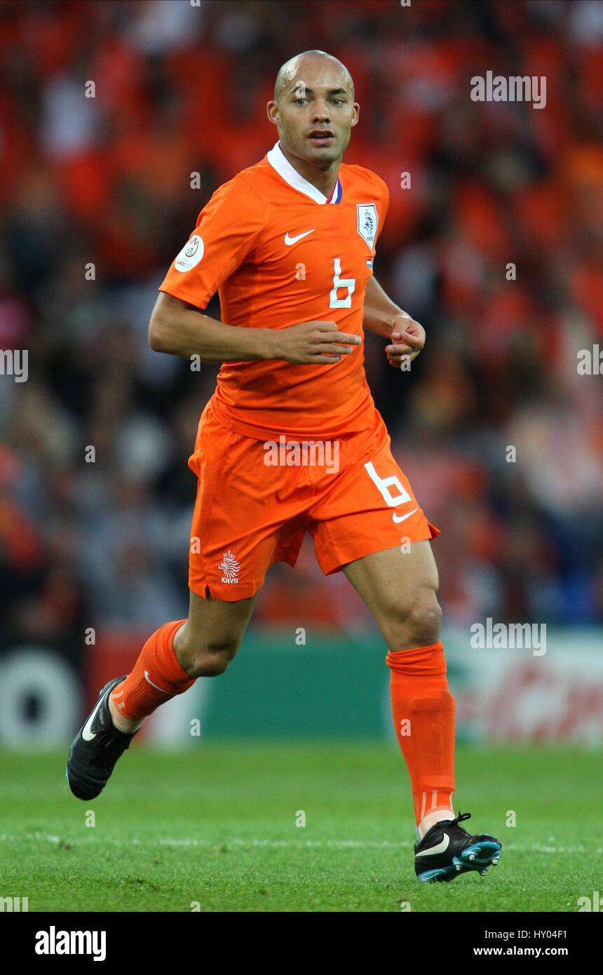 DEMY DE ZEEUW HOLLAND & AZ ALKMAAR STADE DE SUISSE BERNE SWITZERLAND 17 ...