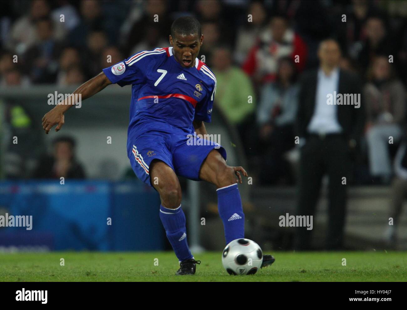FLORENT MALOUDA FRANCE & CHELSEA FC STADE DE SUISSE BERNE SWITZERLAND ...
