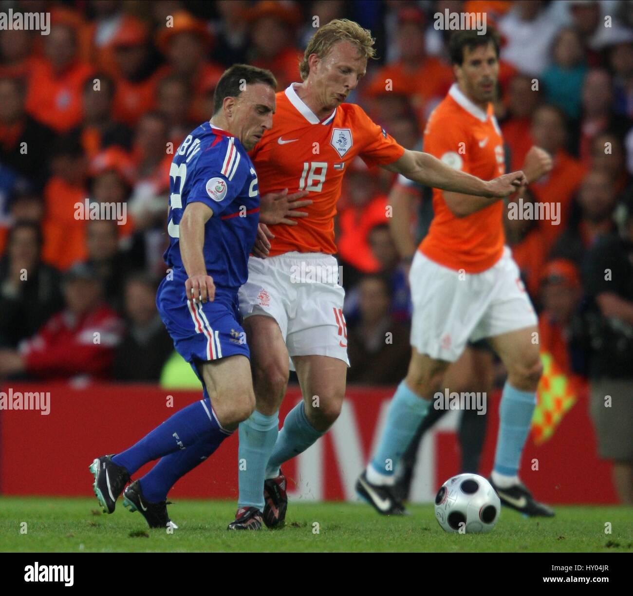 JEREMY TOULALAN & DIRK KUYT HOLLAND V FRANCE STADE DE SUISSE BERNE ...