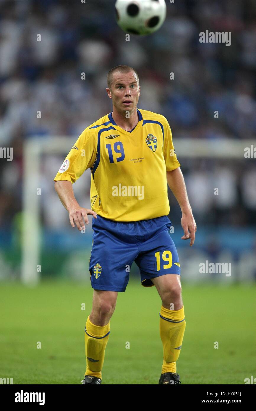 DANIEL ANDERSSON SWEDEN & MALMO EM STADION SALZBURG AUSTRIA 10 June 2008 Stock Photo - Alamy