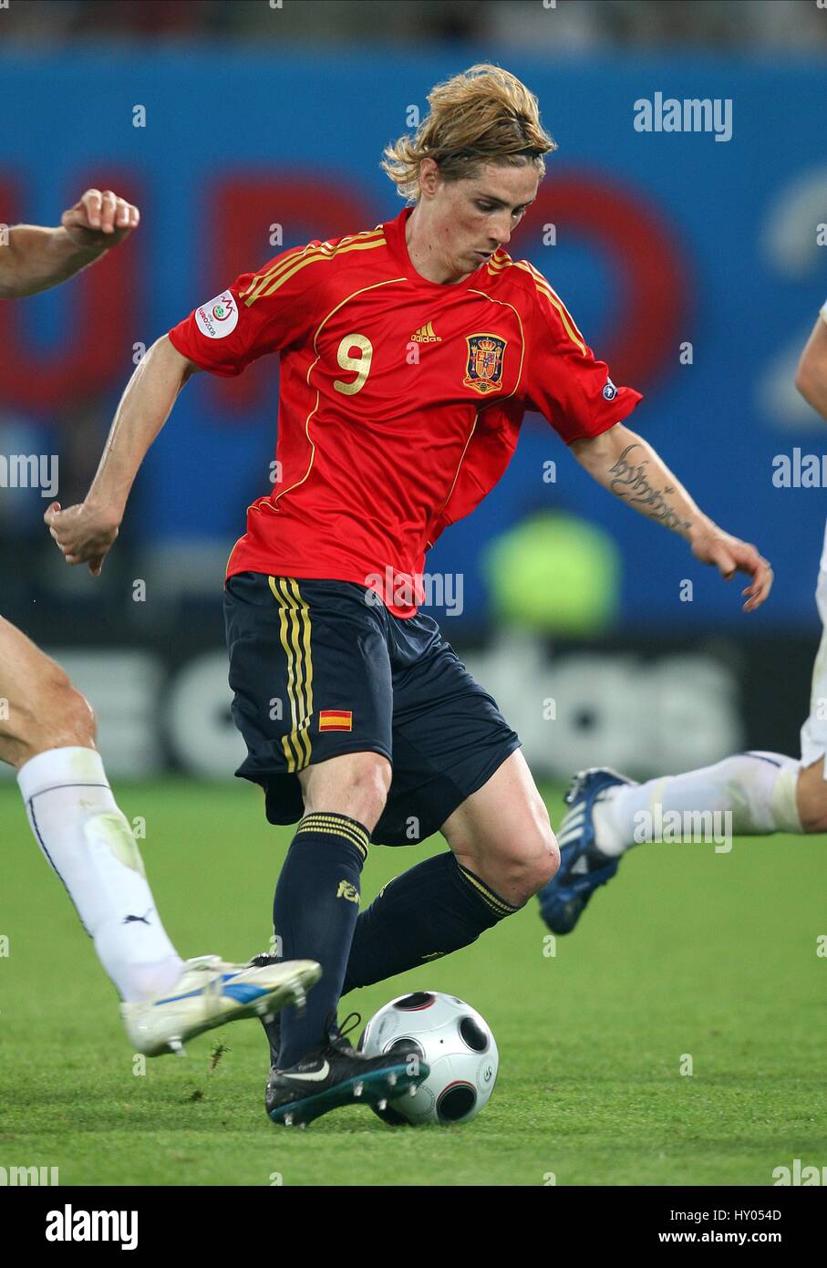 FERNANDO TORRES SPAIN & LIVERPOOL FC ERNST-HAPPEL STADIUM VIENNA ...