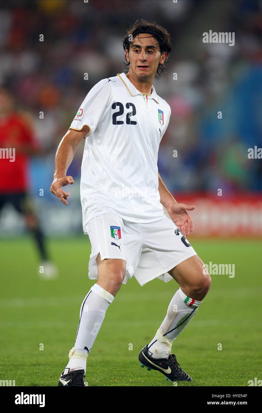 ALBERTO AQUILANI ITALY & ROMA ERNST-HAPPEL STADIUM VIENNA AUSTRIA 22 ...