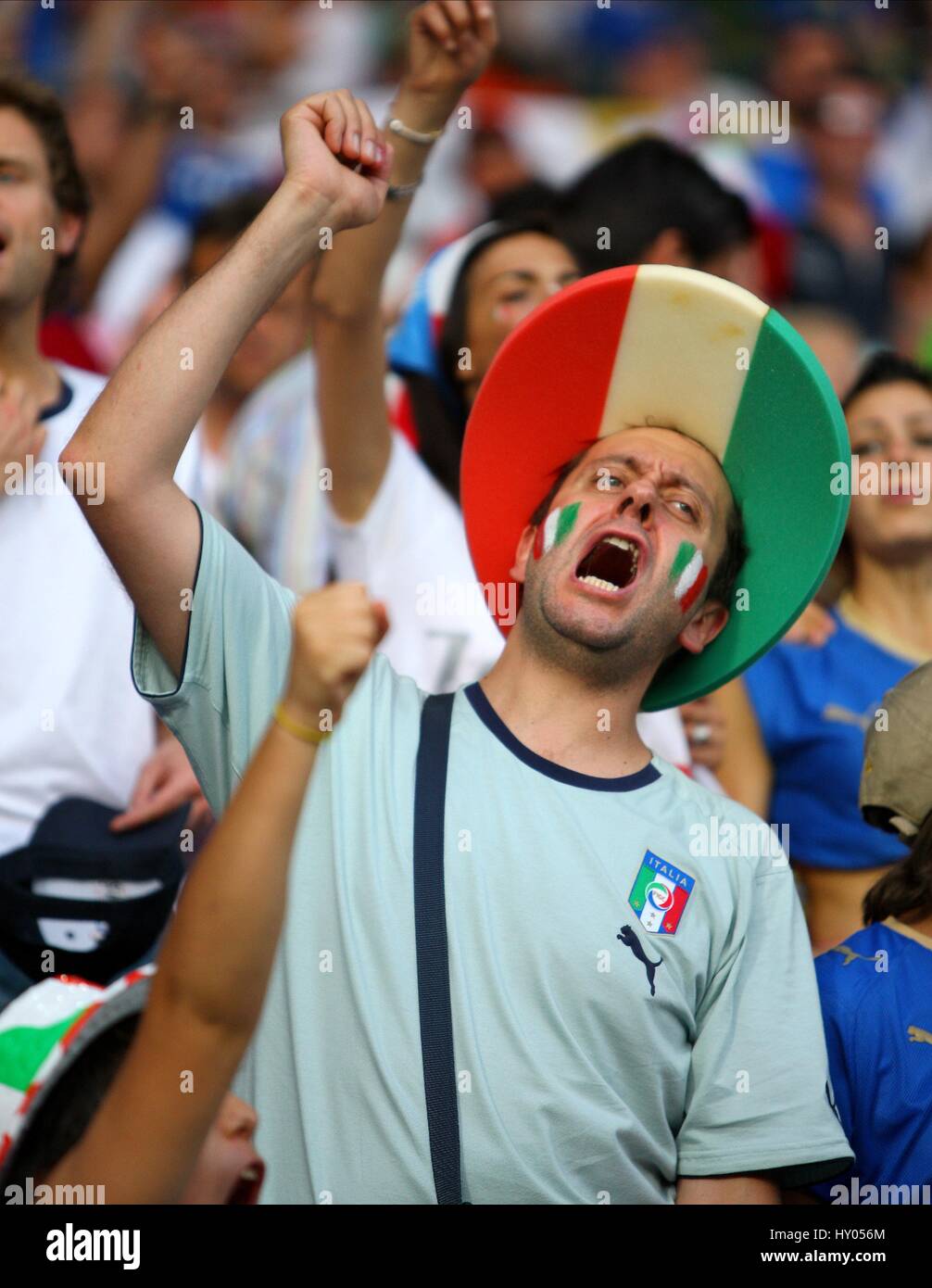 ITALIAN FAN SPAIN V ITALY ERNST-HAPPEL STADIUM VIENNA AUSTRIA 22 June ...