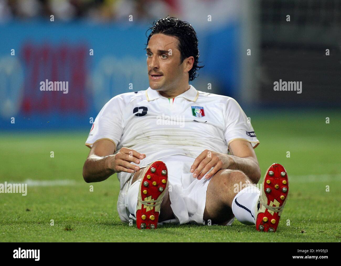 LUCA TONI ITALY & BAYERN MUNICH ERNST-HAPPEL STADIUM VIENNA AUSTRIA 22 ...