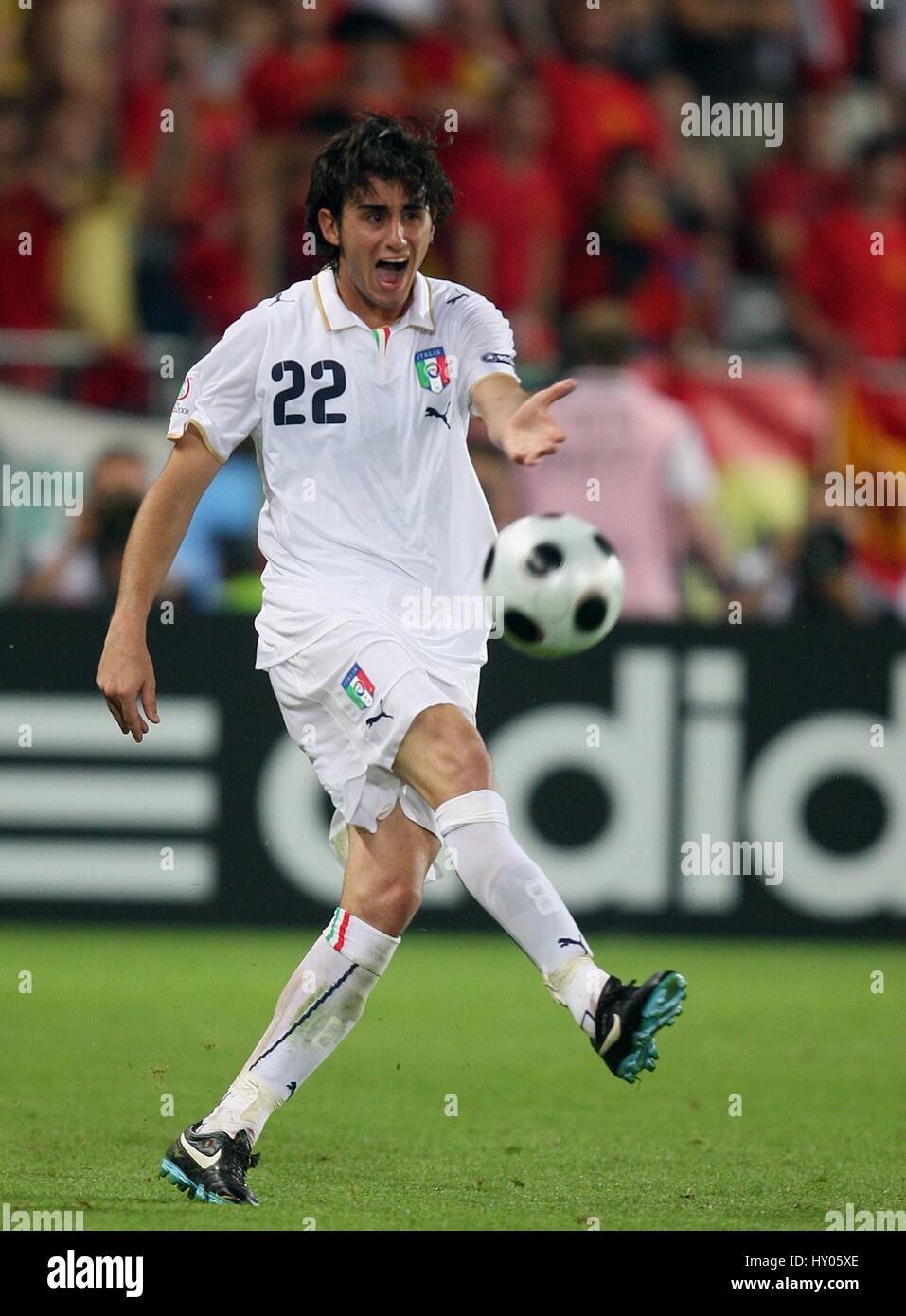 ALBERTO AQUILANI ITALY & ROMA ERNST-HAPPEL STADIUM VIENNA AUSTRIA 22 ...