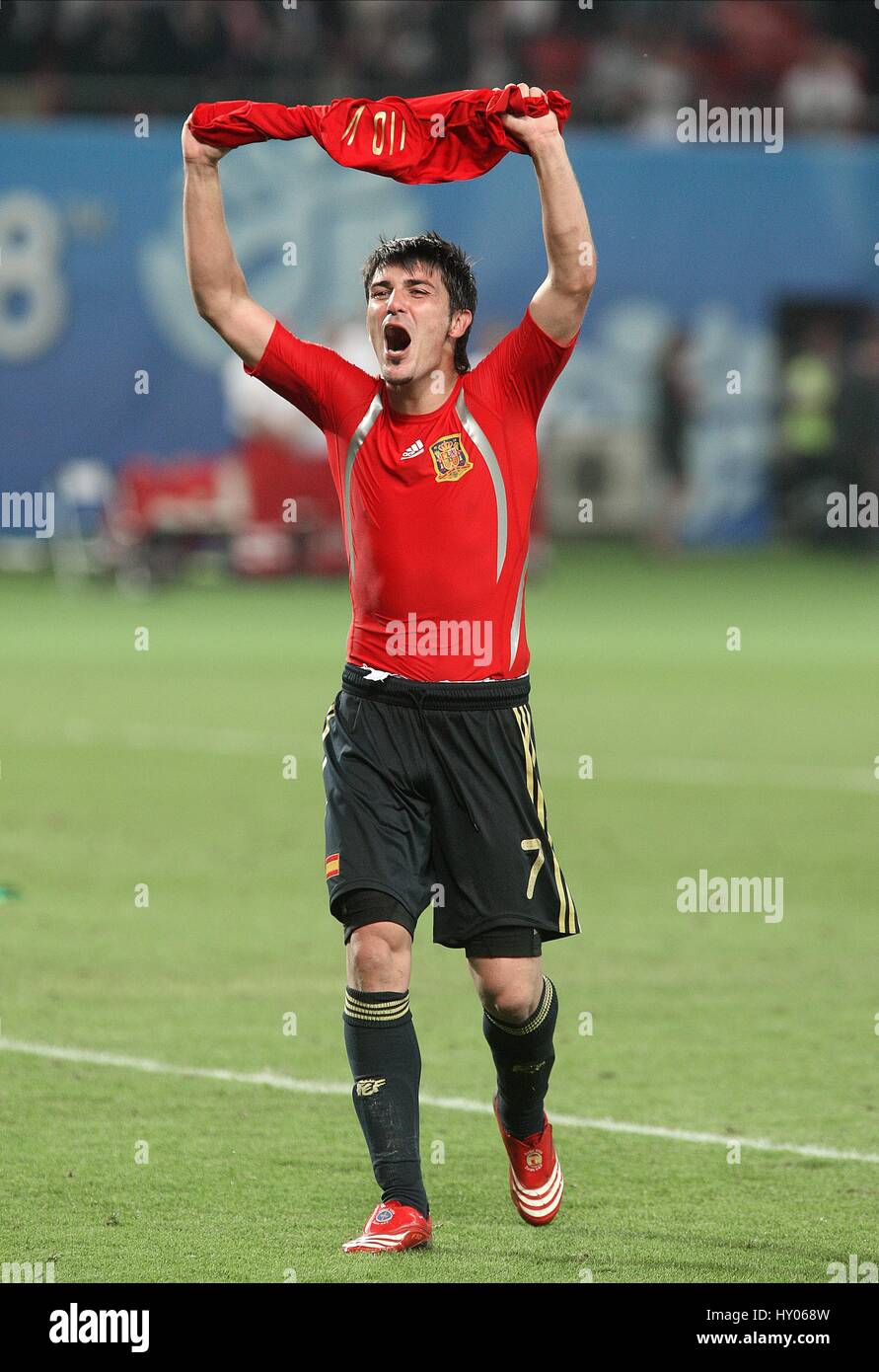 DAVID VILLA CELEBRATES SPAIN V ITALY ERNST-HAPPEL STADIUM VIENNA ...