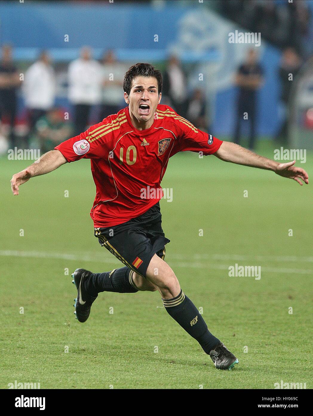 CESC FABREGAS SCORES WINNER SPAIN V ITALY ERNST-HAPPEL STADIUM VIENNA ...