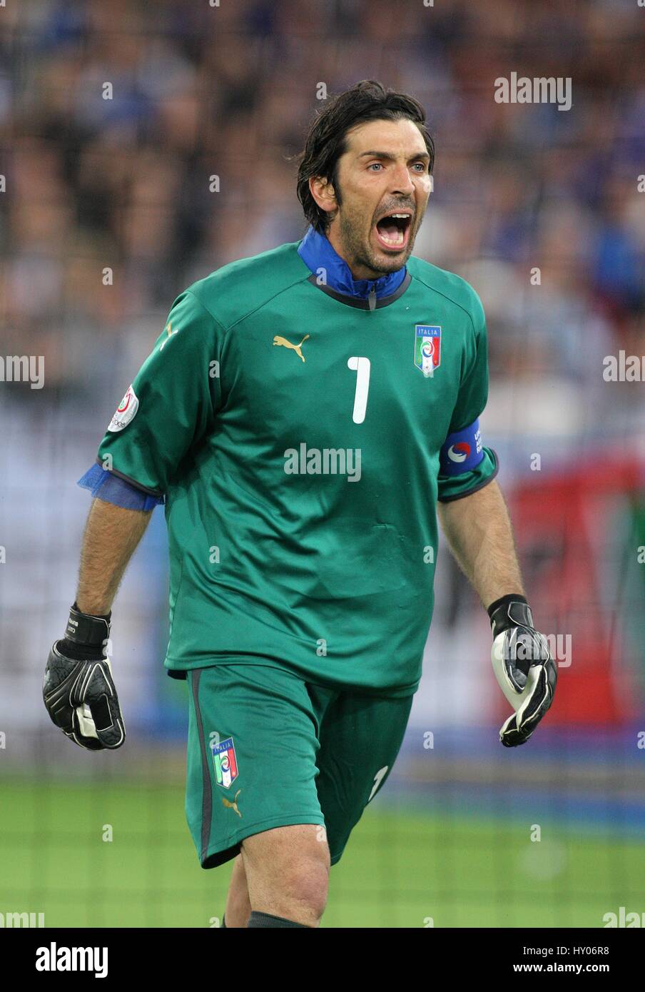 Gianluigi buffon 2008 italy hi-res stock photography and images - Alamy