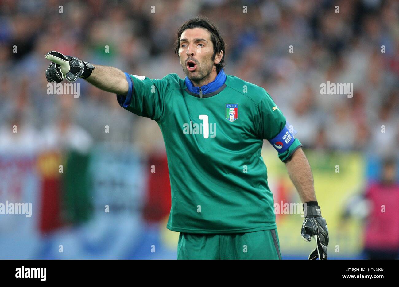 Gianluigi buffon 2008 italy hi-res stock photography and images - Alamy