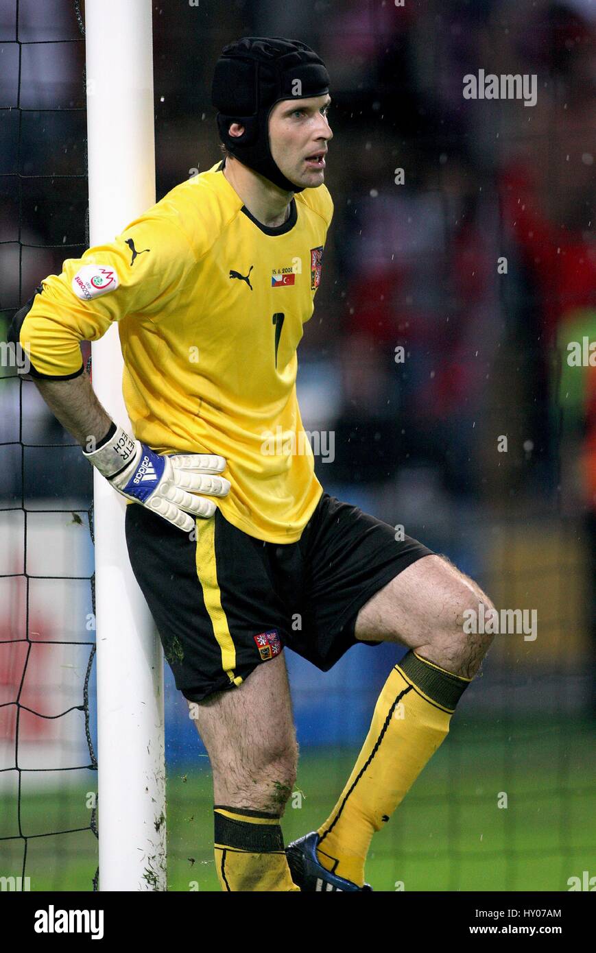 PETR CECH CZECH REPUBLIC & CHELSEA FC STADE DE GENEVE GENEVE ...
