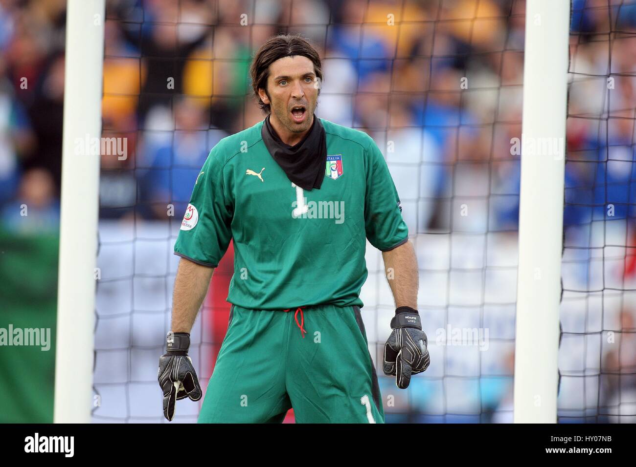 Gianluigi buffon 2008 italy hi-res stock photography and images - Alamy