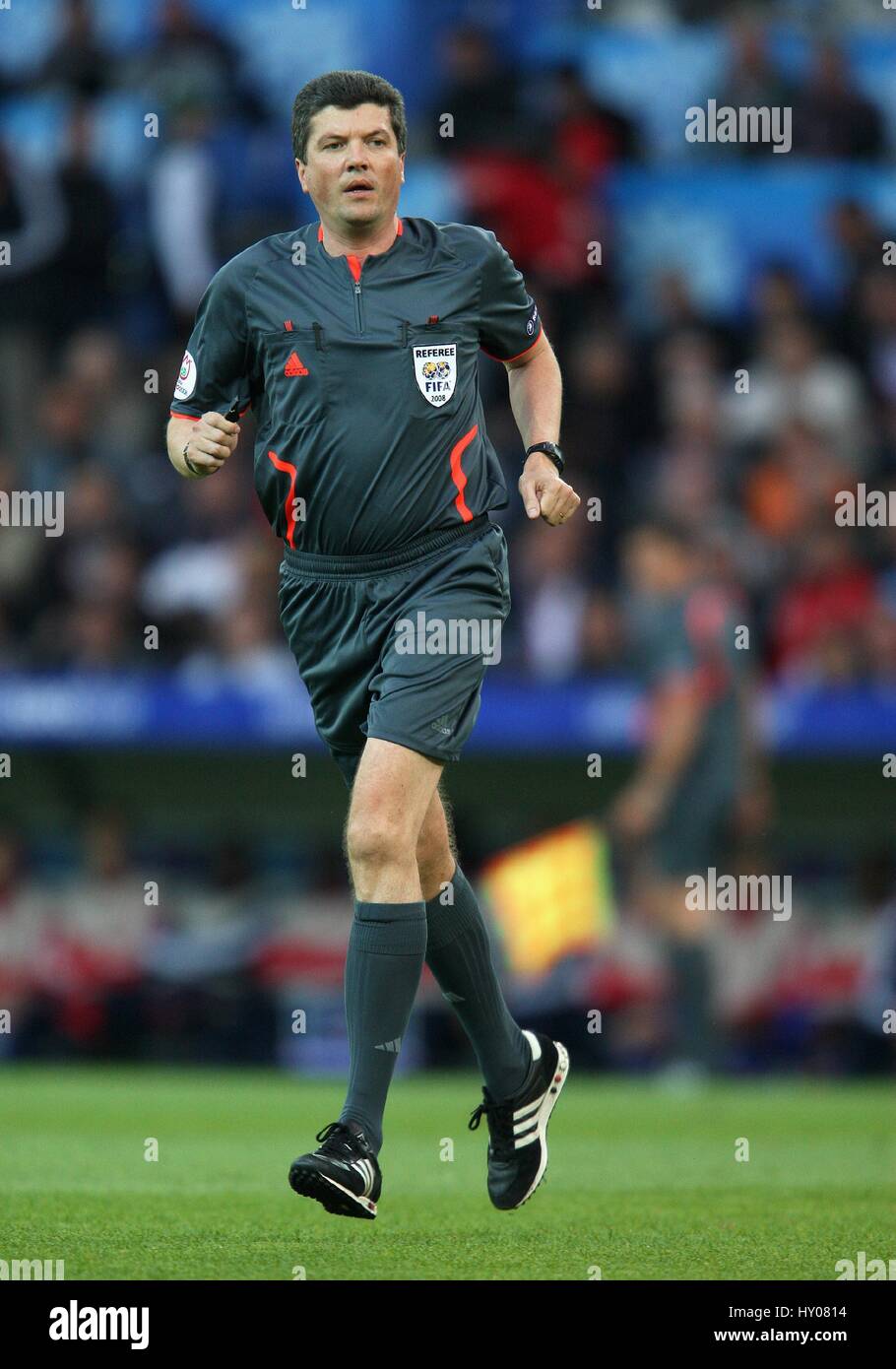 Referee herbert fandel hi-res stock photography and images - Alamy