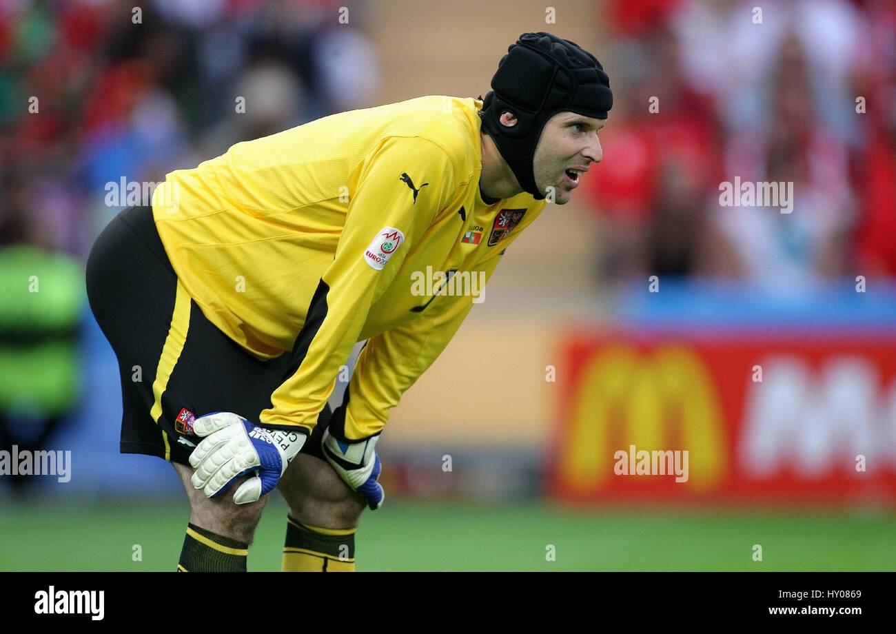 PETR CECH CZECH REPUBLIC & CHELSEA FC STADE DE GENEVE GENEVE ...