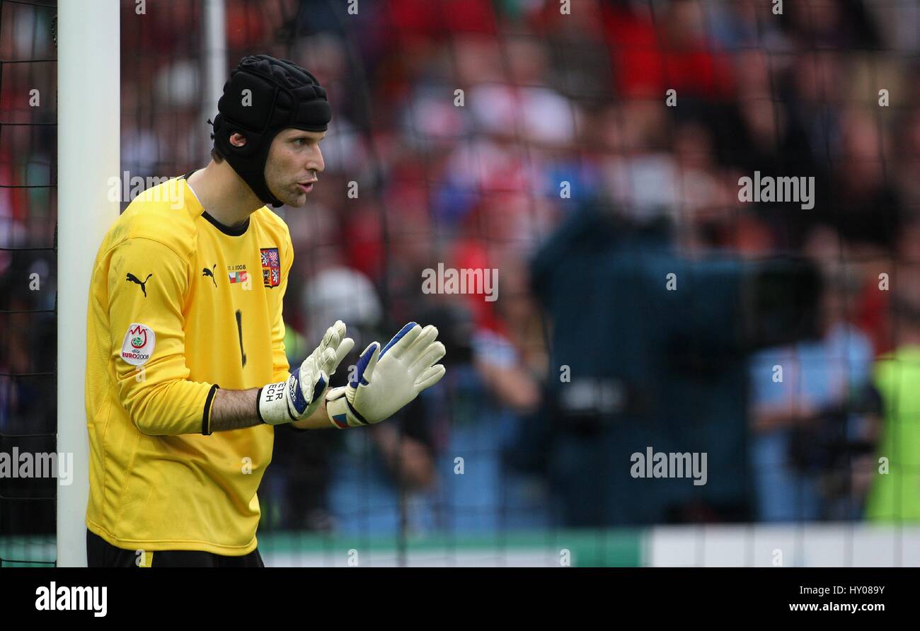 PETR CECH CZECH REPUBLIC & CHELSEA FC STADE DE GENEVE GENEVE ...
