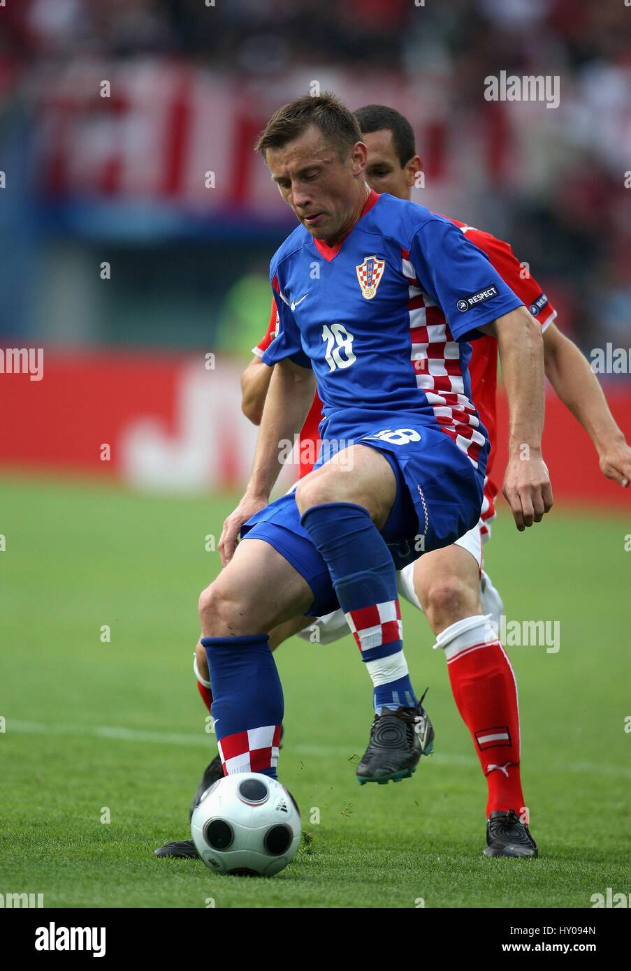 IVICA OLIC CROATIA & HAMBURG SV ERNST-HAPPEL-STADION VIENNA AUSTRIA 08 ...