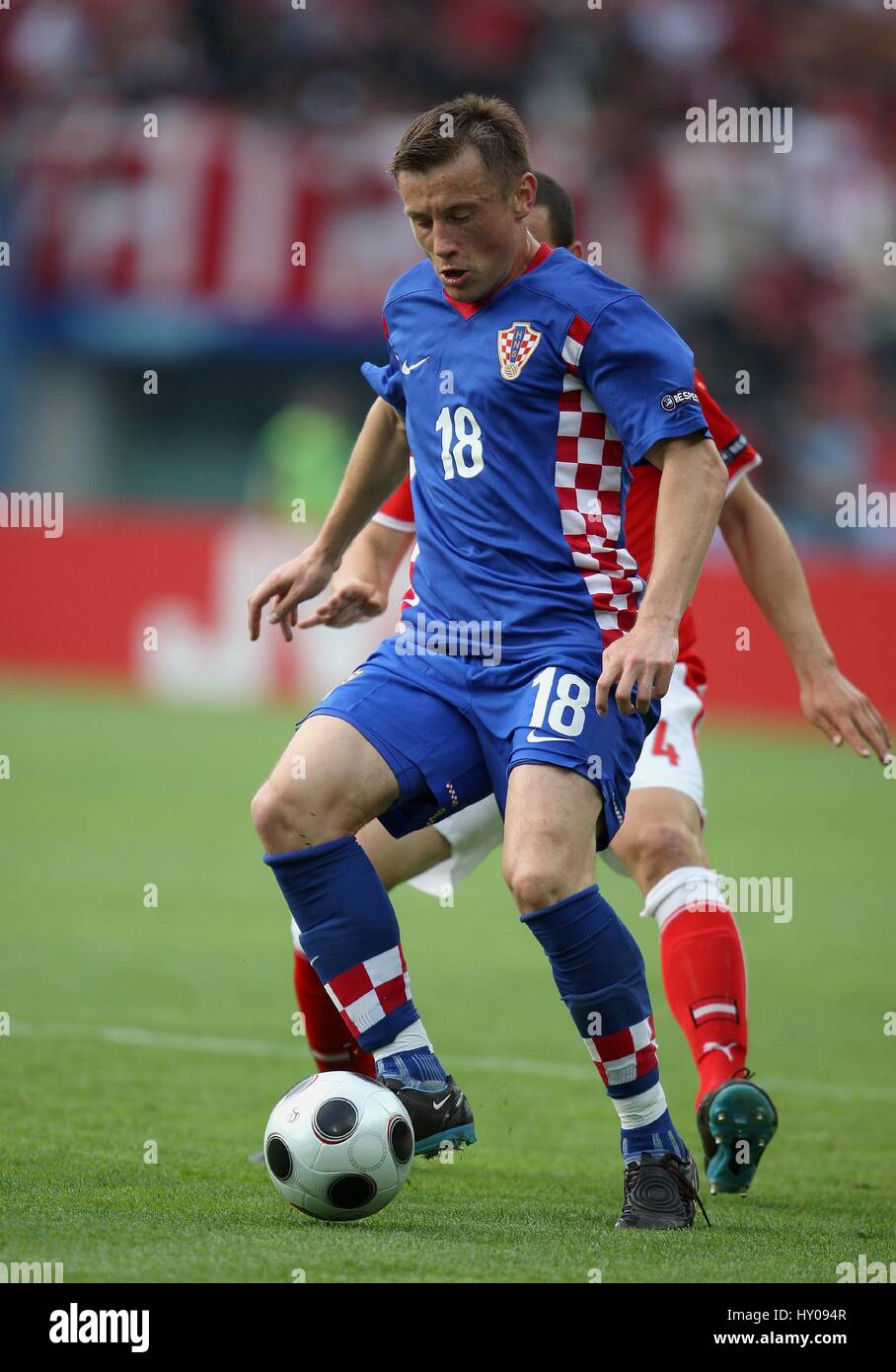 IVICA OLIC CROATIA & HAMBURG SV ERNST-HAPPEL-STADION VIENNA AUSTRIA 08 ...