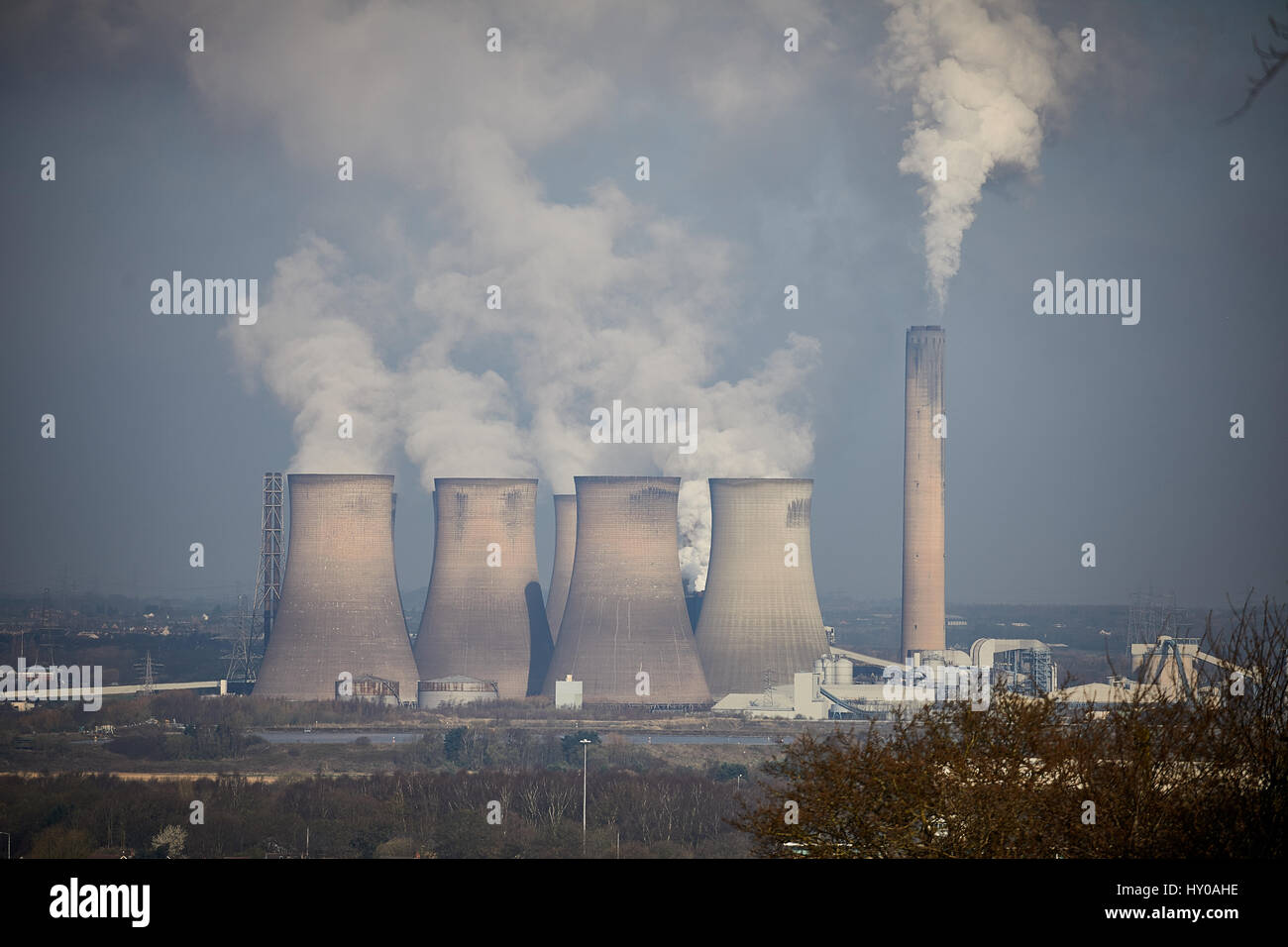 Working Fiddlers Ferry Power Station coal fired power station ...