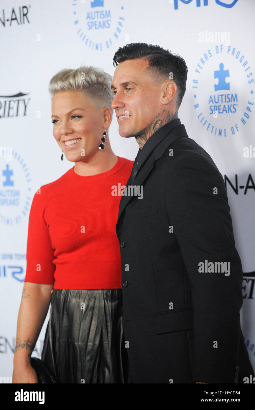 Alecia beth moore husband hi-res stock photography and images - Alamy
