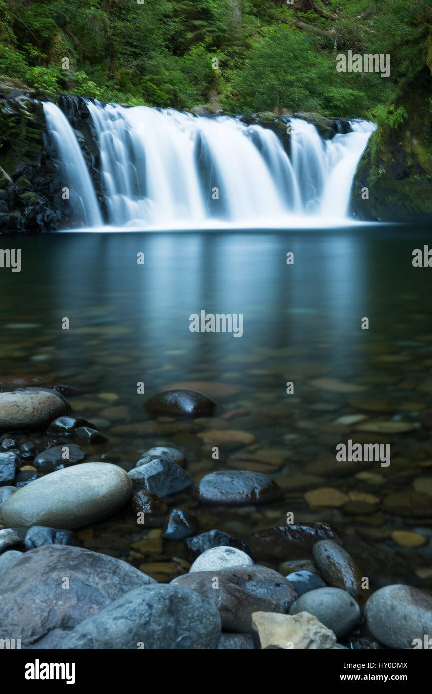 Large Round Rocks High Resolution Stock Photography and Images - Alamy