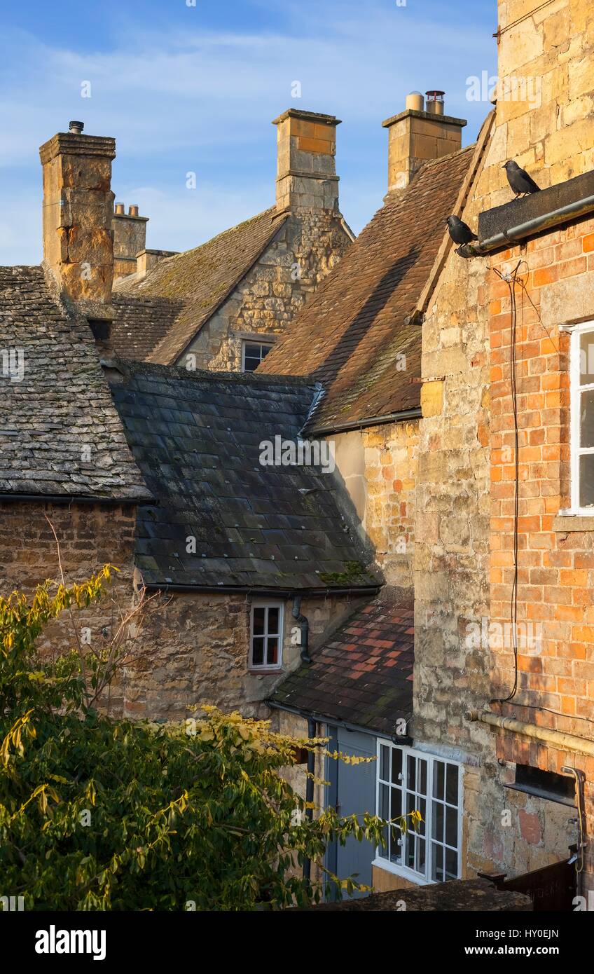 Cotswold slate roof hi-res stock photography and images - Alamy