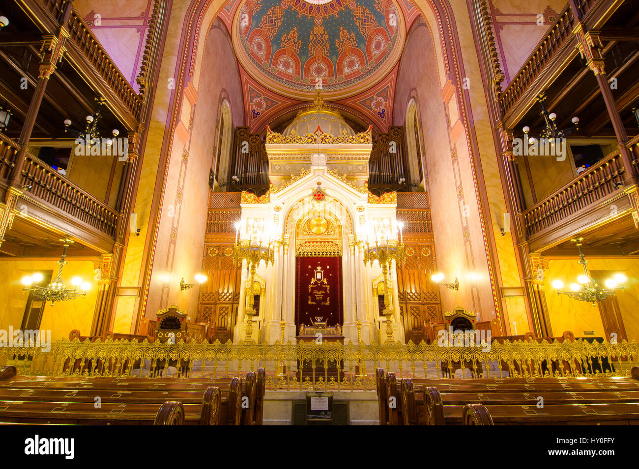 Orthodox synagogue interior hi-res stock photography and images - Alamy
