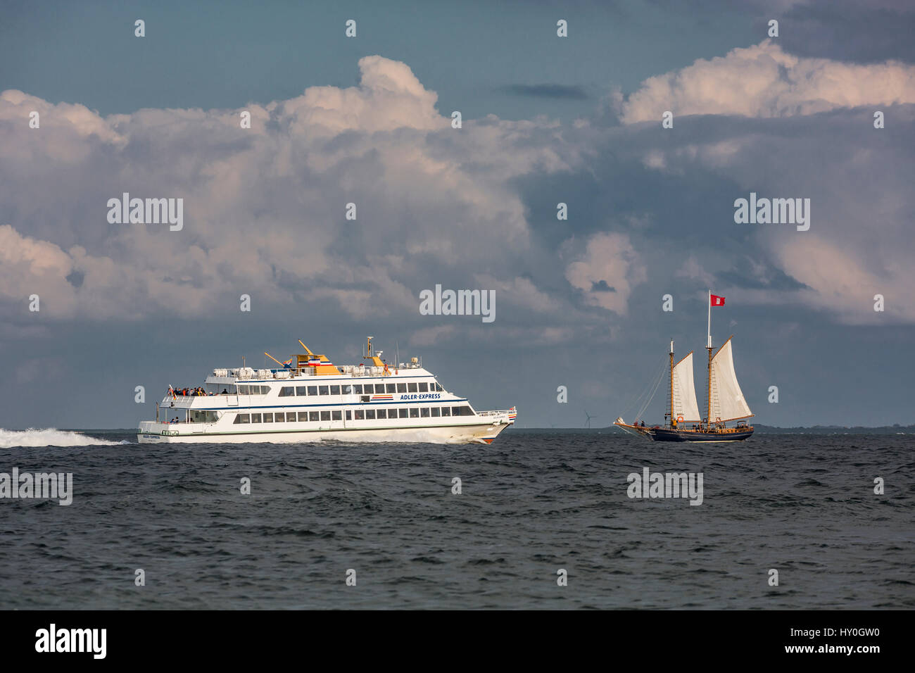 Excursion cruise boat hi-res stock photography and images - Alamy