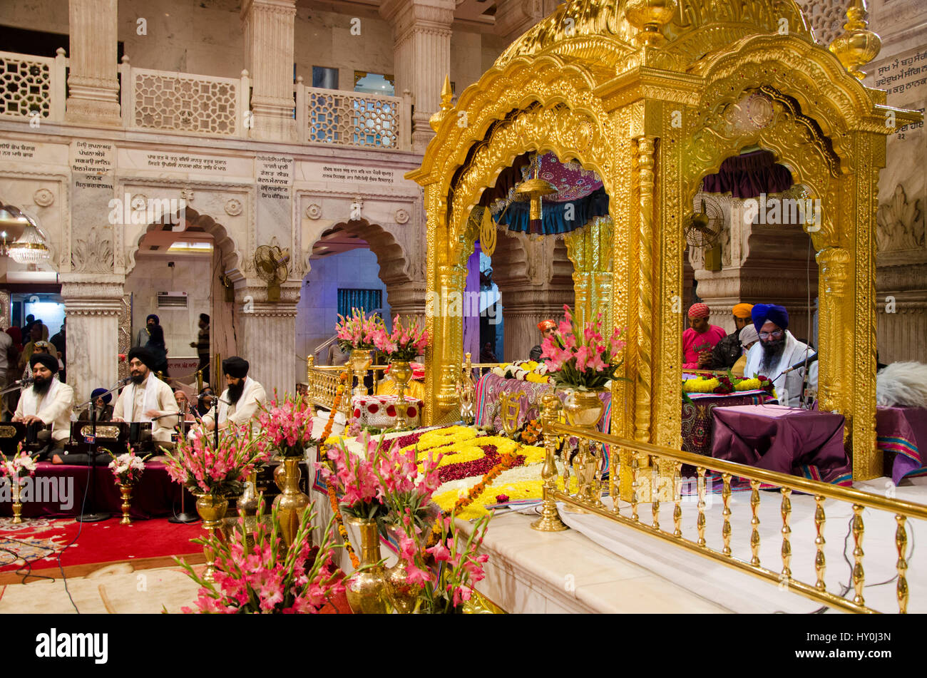 Guru granth sahib hi-res stock photography and images - Alamy