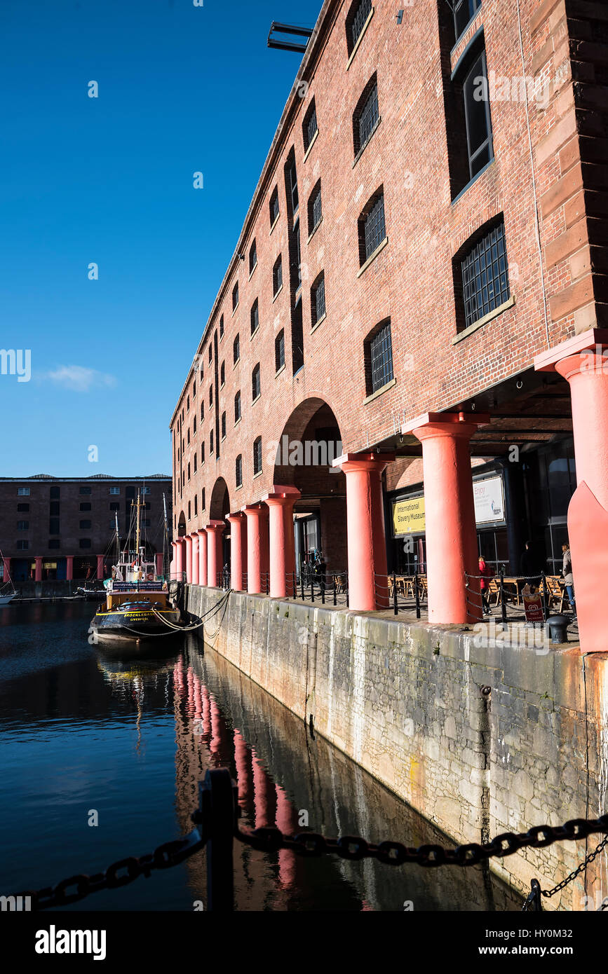 The Albert Dock is a complex of dock buildings and warehouses in ...