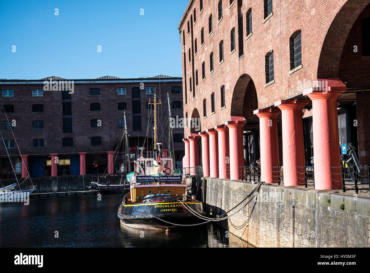 The Albert Dock is a complex of dock buildings and warehouses in ...