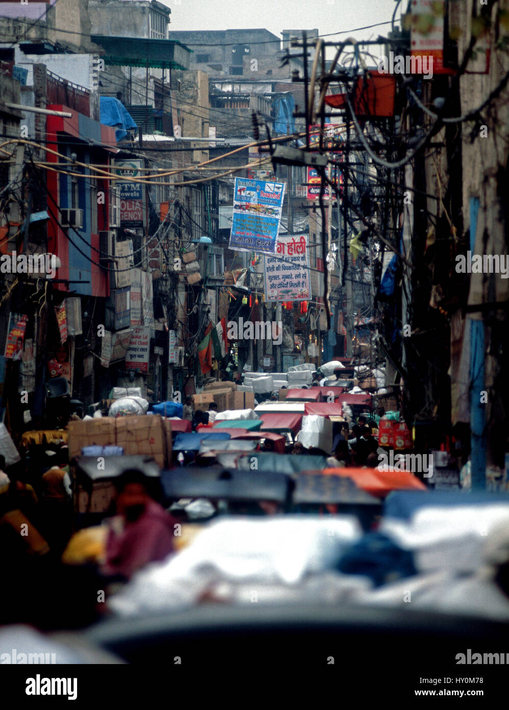 India busy street rickshaw hi-res stock photography and images - Alamy