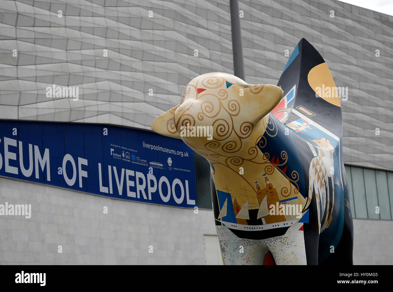 The Albert Dock is a complex of dock buildings and warehouses in ...