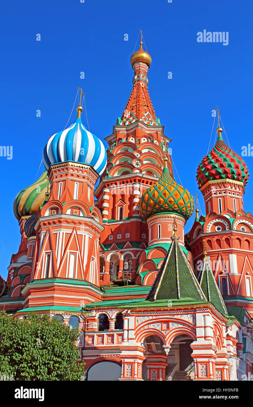 St. Basils cathedral on Red Square in Moscow, Russia Stock Photo - Alamy