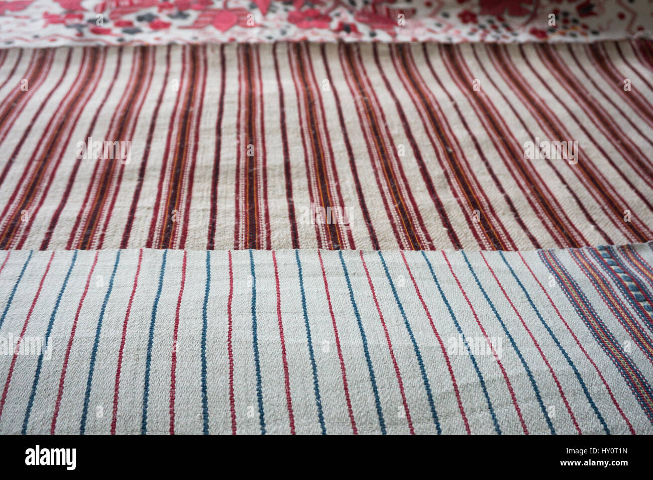 Texture of fabric made on hand loom Stock Photo - Alamy