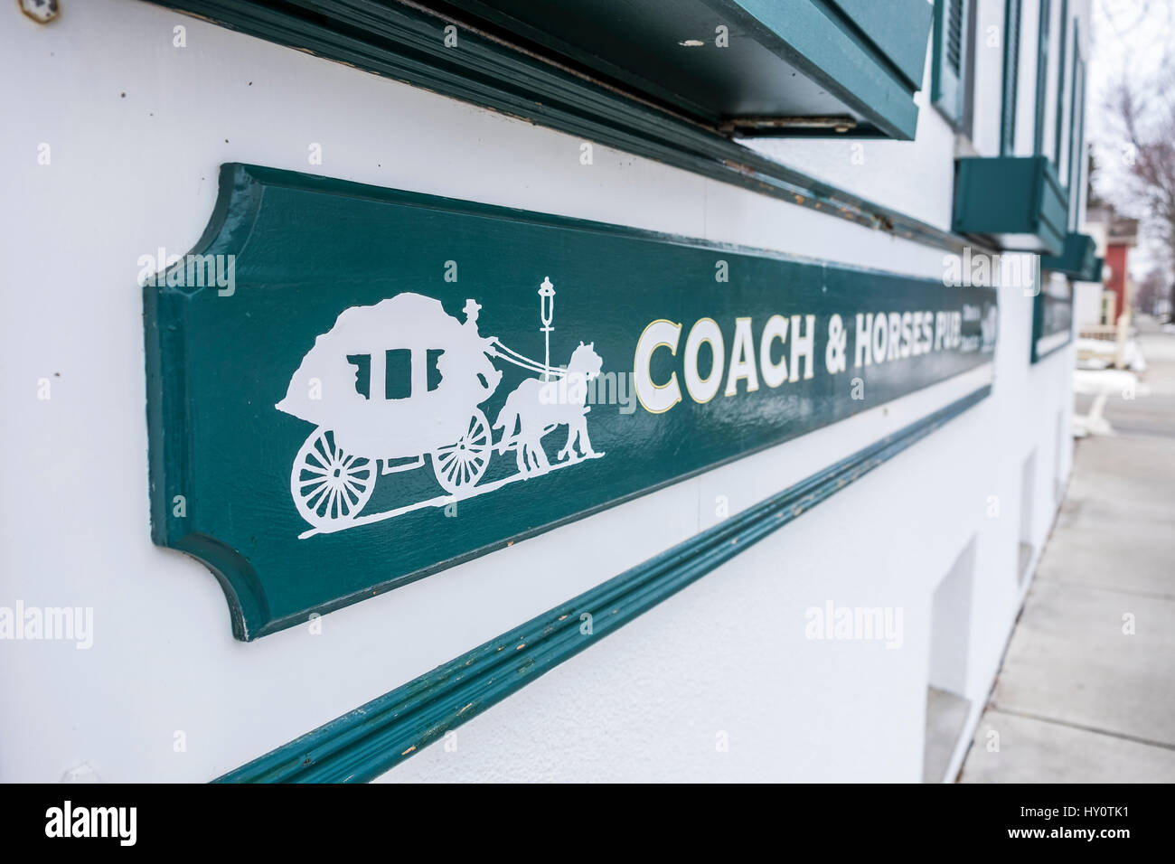 Coach and horses pub sign hi-res stock photography and images - Alamy