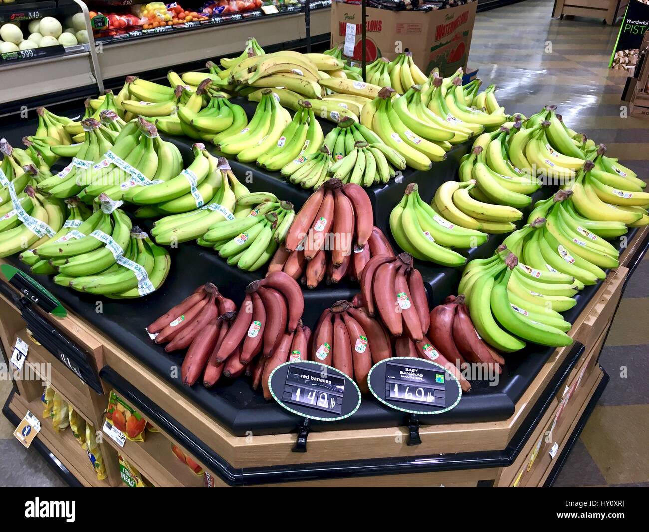 Produce section grocery store hi-res stock photography and images - Alamy
