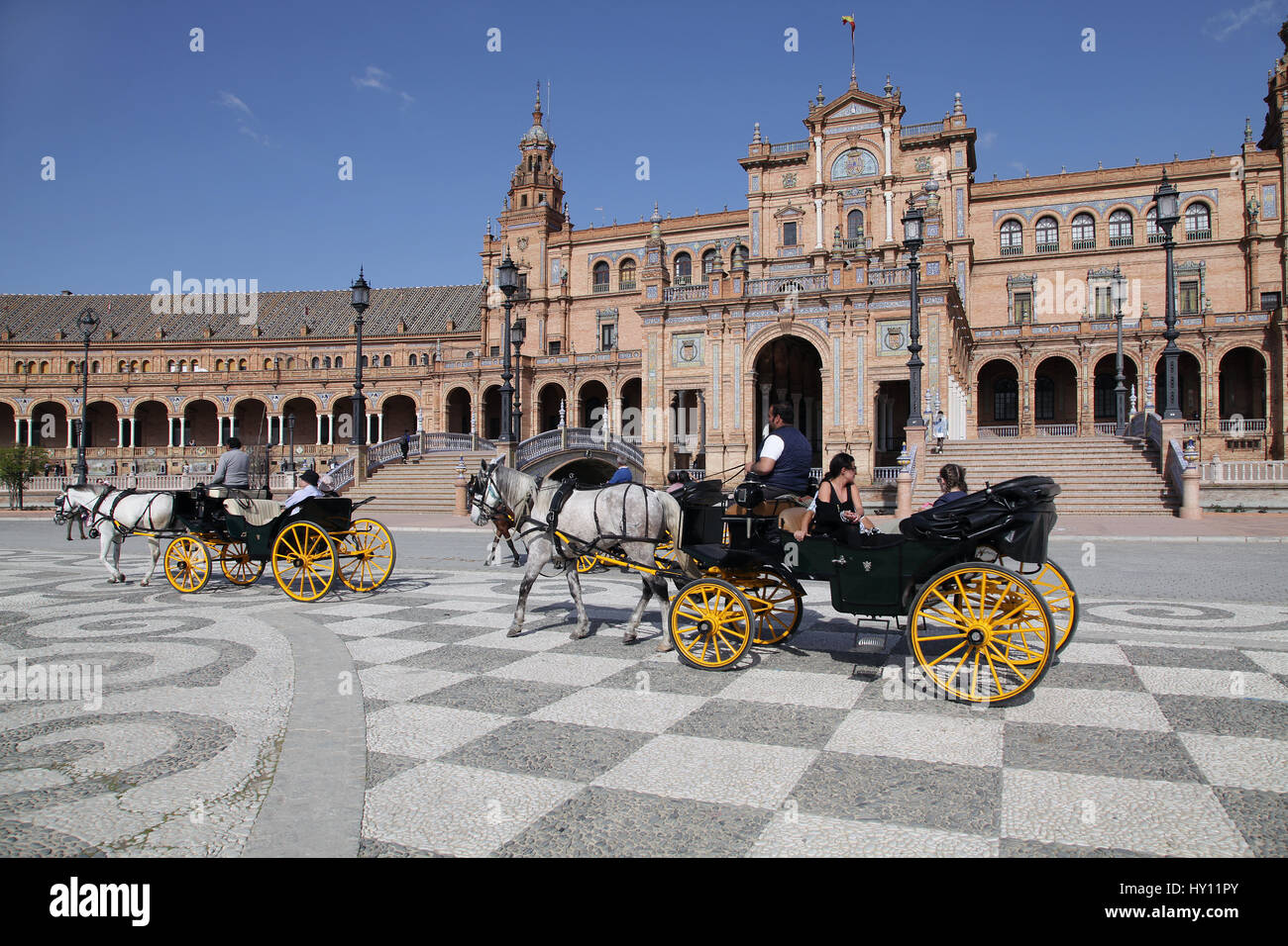Seville carriage ride hi-res stock photography and images - Alamy