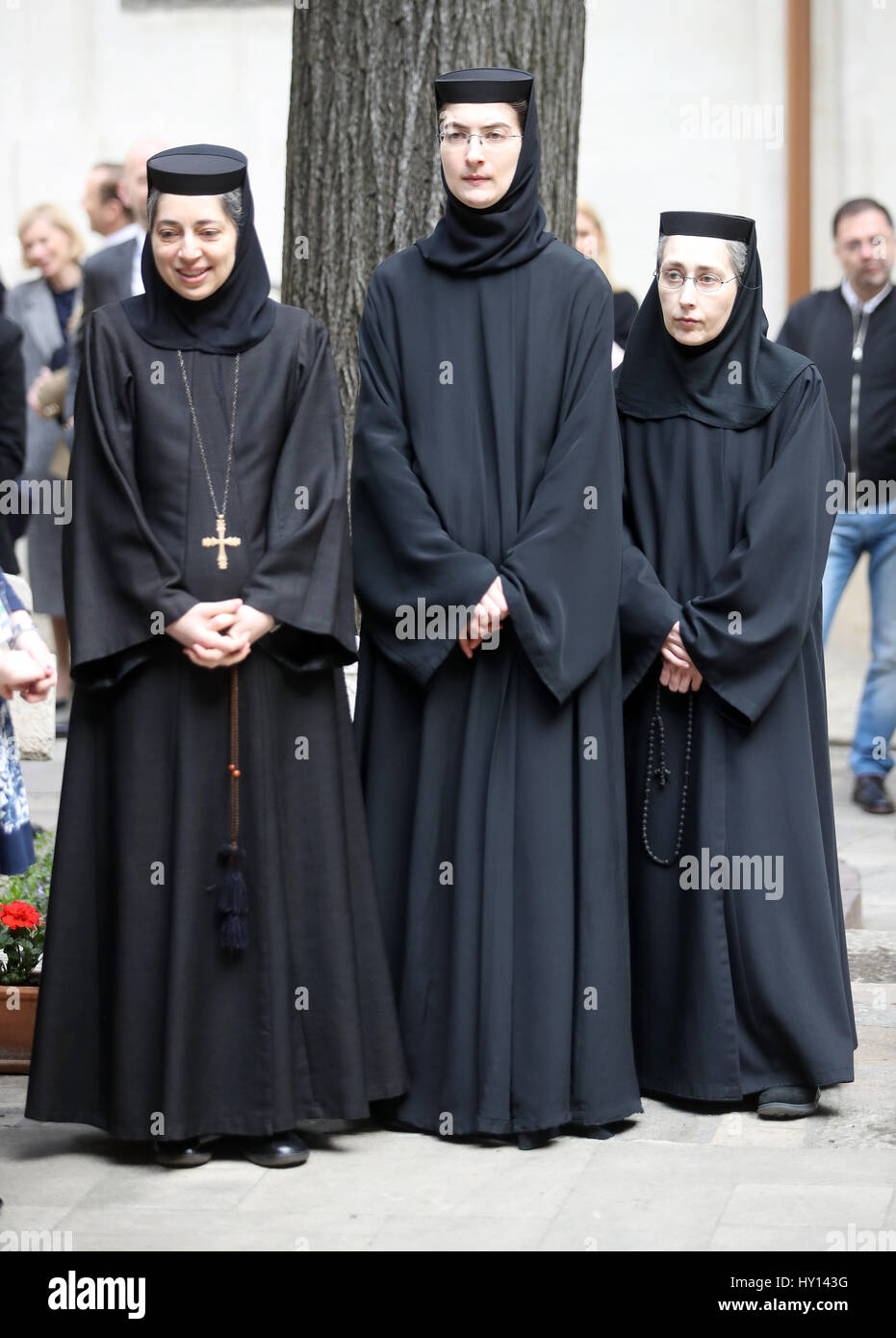 Orthodox nuns hi-res stock photography and images - Alamy