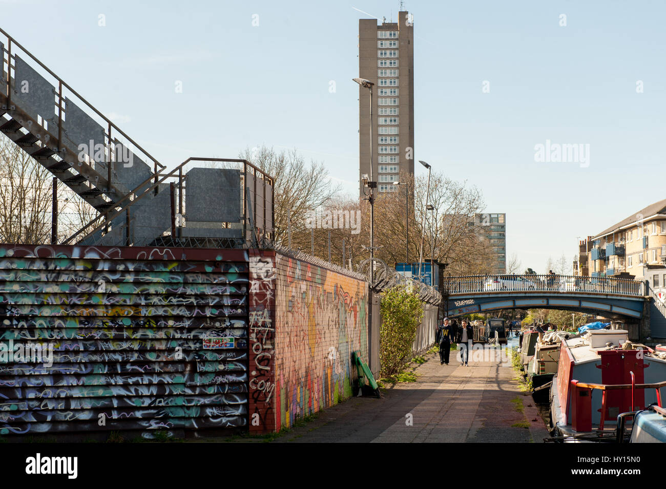 M40 motorway london hi-res stock photography and images - Alamy