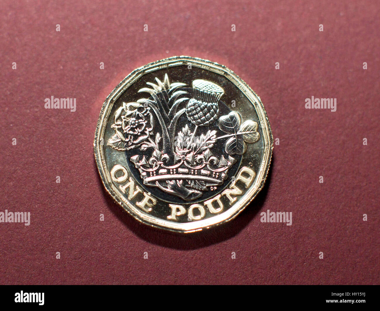 New one pound coin design hi-res stock photography and images - Alamy