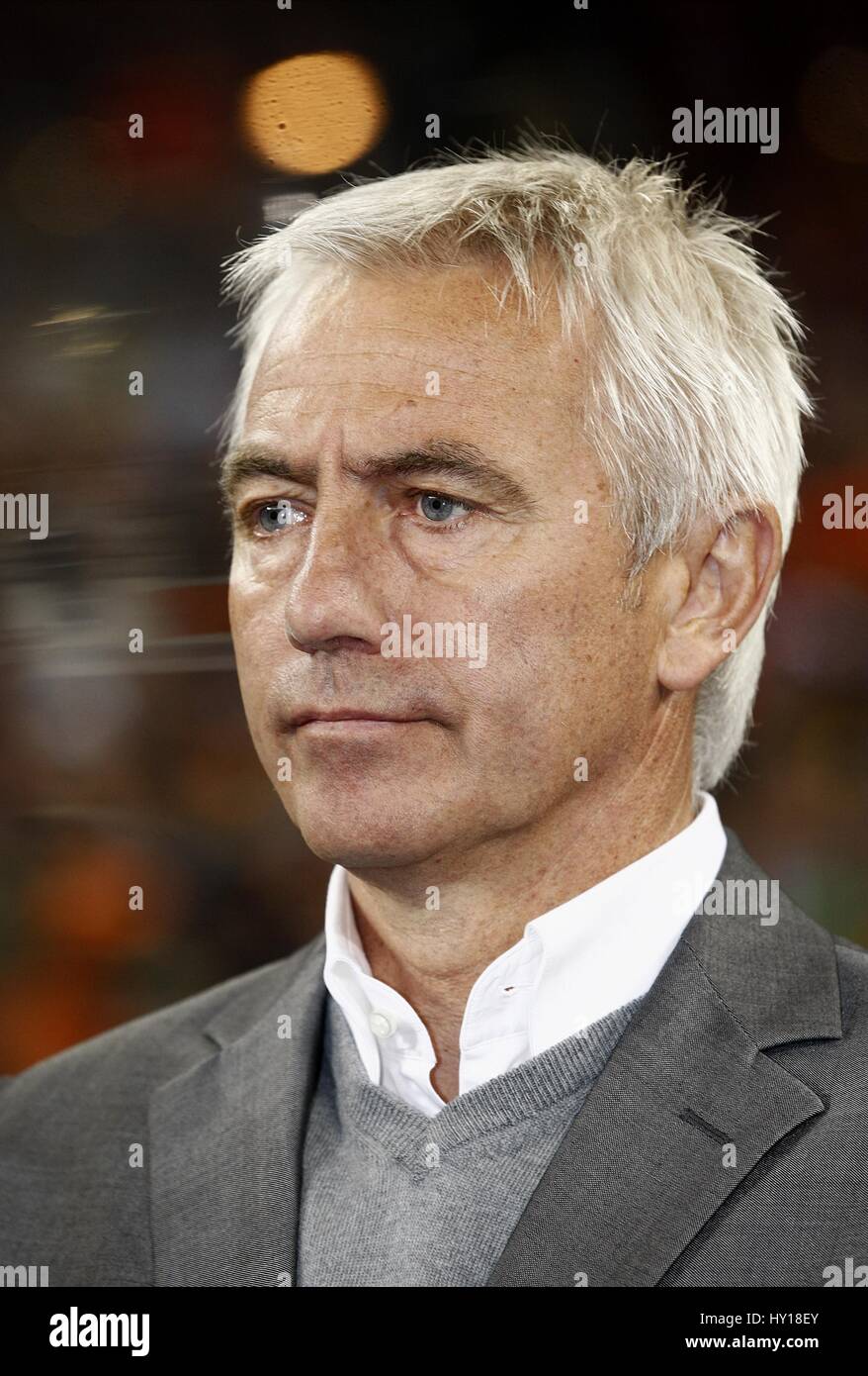 BERT VAN MARWIJK HOLLAND NATIONAL COACH HOLLAND NATIONAL COACH GREEN ...