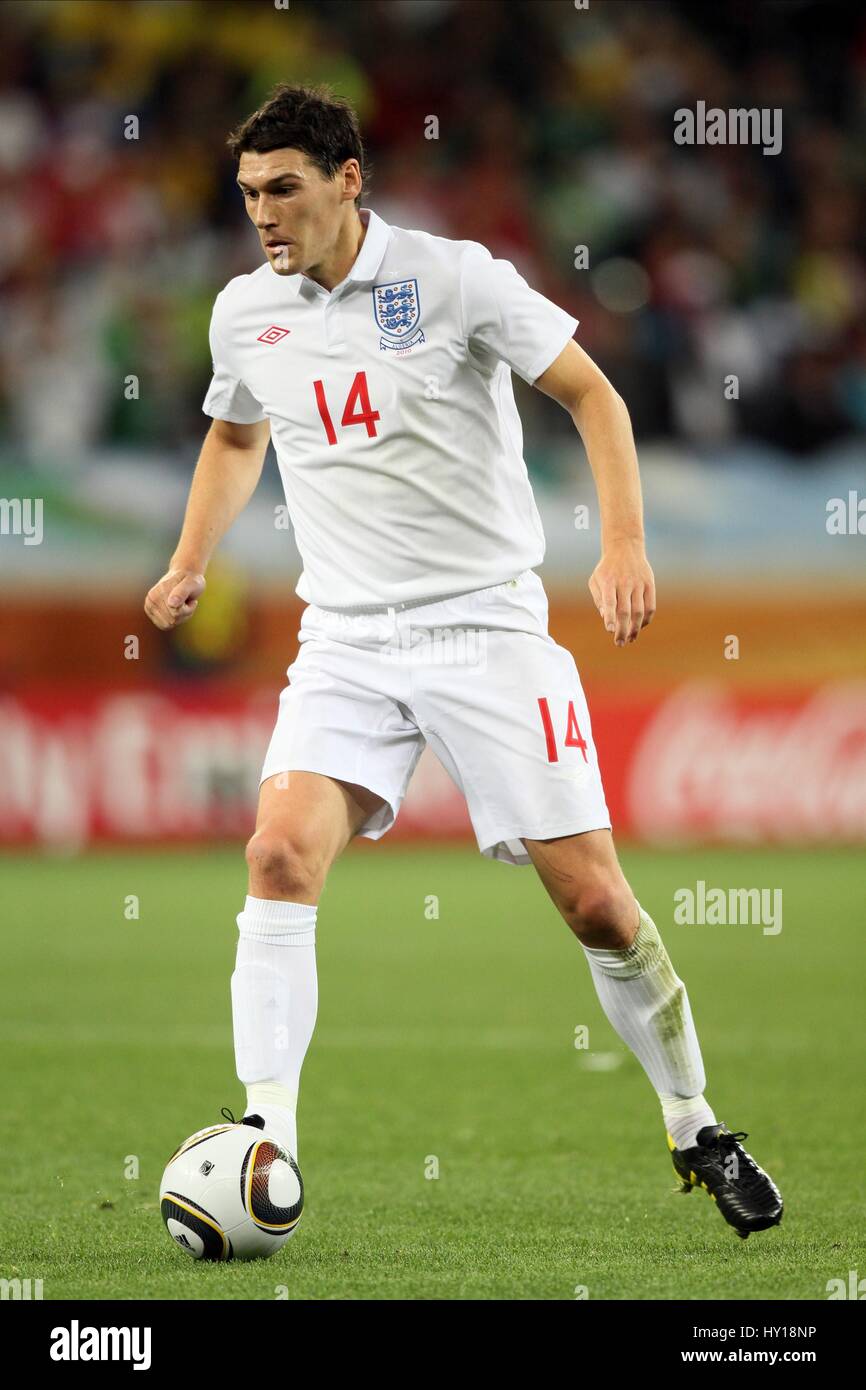 Gareth barry of manchester city hi-res stock photography and images - Alamy