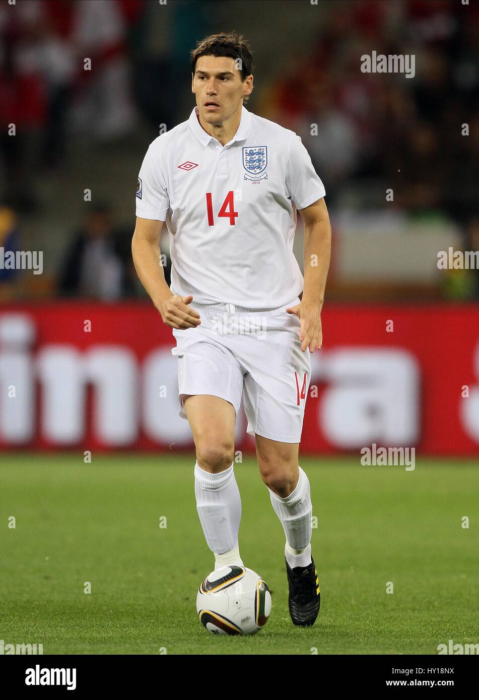 Gareth barry of manchester city hi-res stock photography and images - Alamy