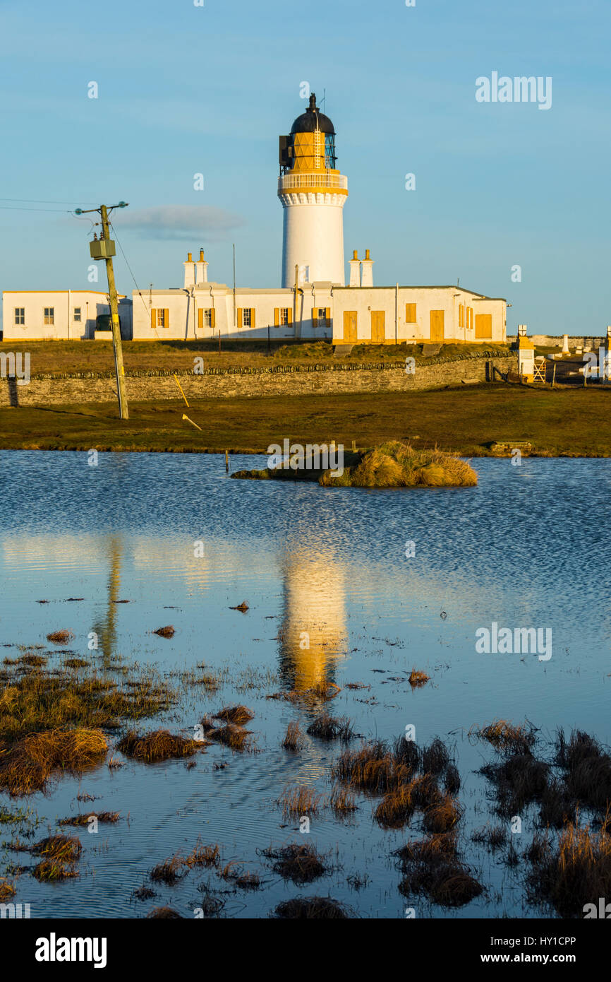 The lighthouse on Noss Head, near Wick, Caithness, Scotland, UK Stock ...