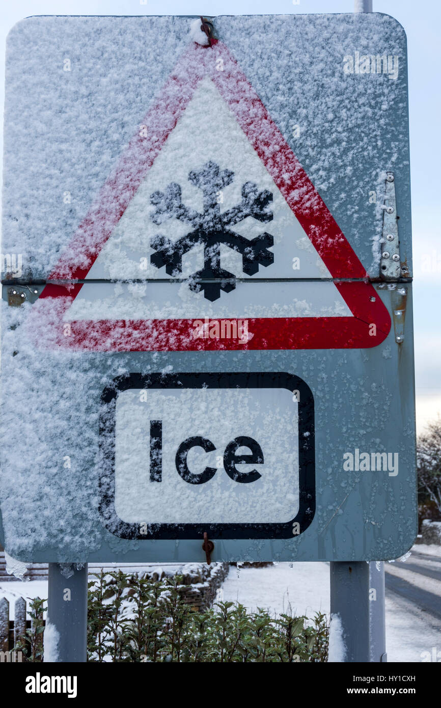 Ice warning sign hi-res stock photography and images - Alamy